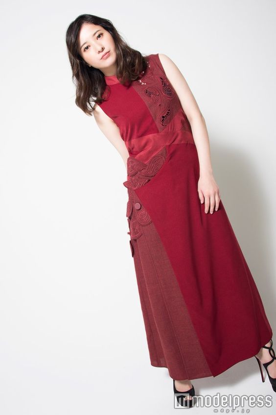 画像大量！芸能人の結婚式・お呼ばれパーティドレスコーデ22選 - Koimana